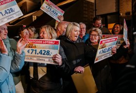 Zo begon het bij... de Postcode Loterij - Postcode Loterij